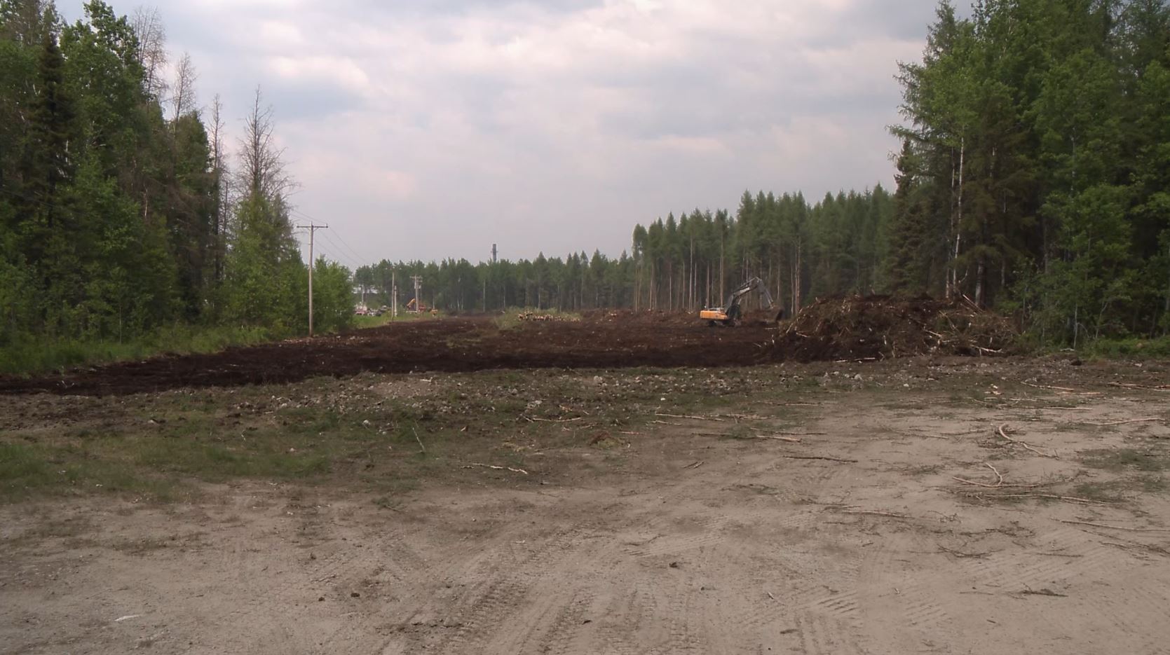 Feux de forêt : Gigantesque tranchée coupe-feu à Senneterre - TVA ...