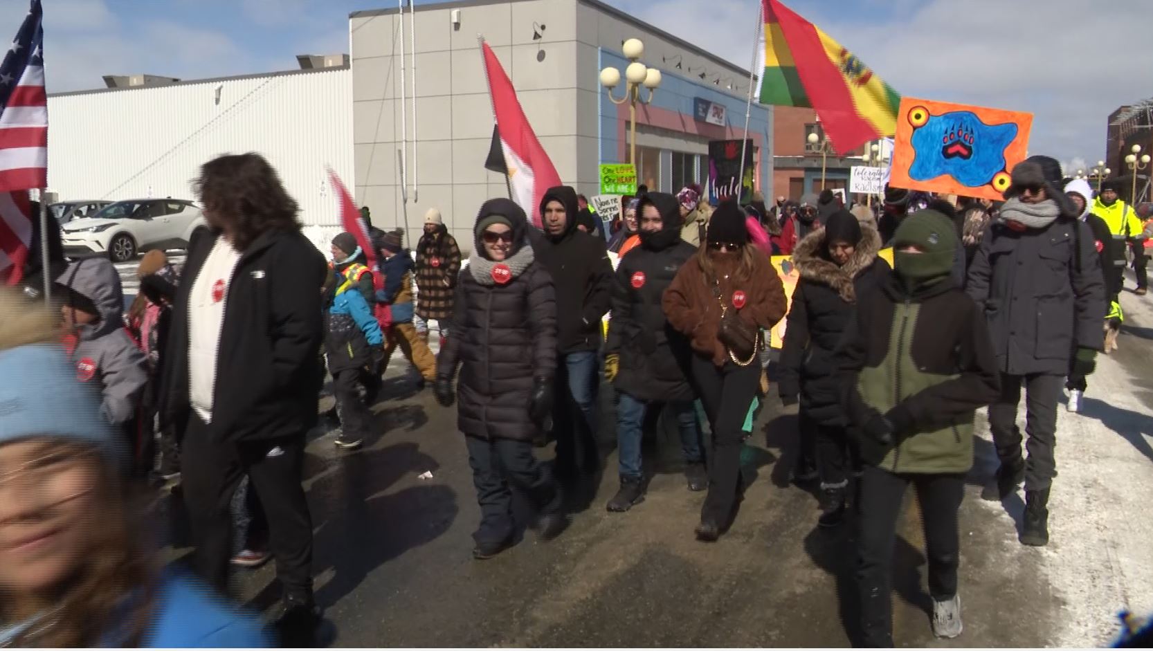 Val-d'Or : Plus de 500 personnes à la Marche Gabriel-Commanda - TVA ...