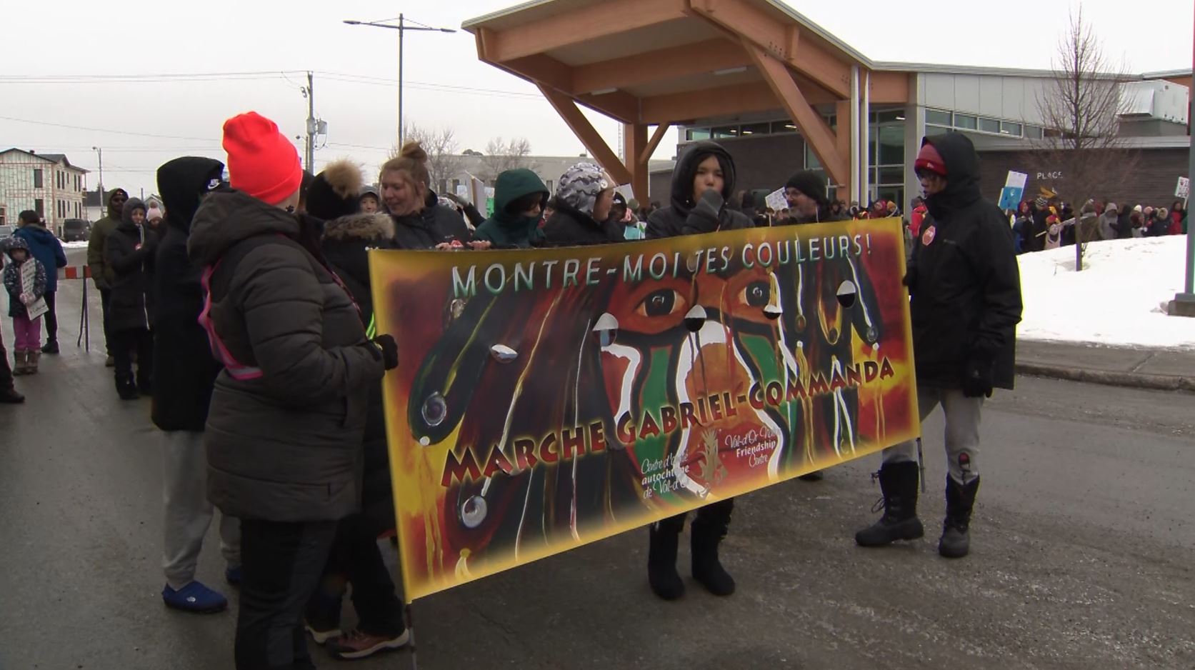 Val-d'Or : Des centaines de personnes à la Marche Gabriel-Commanda ...